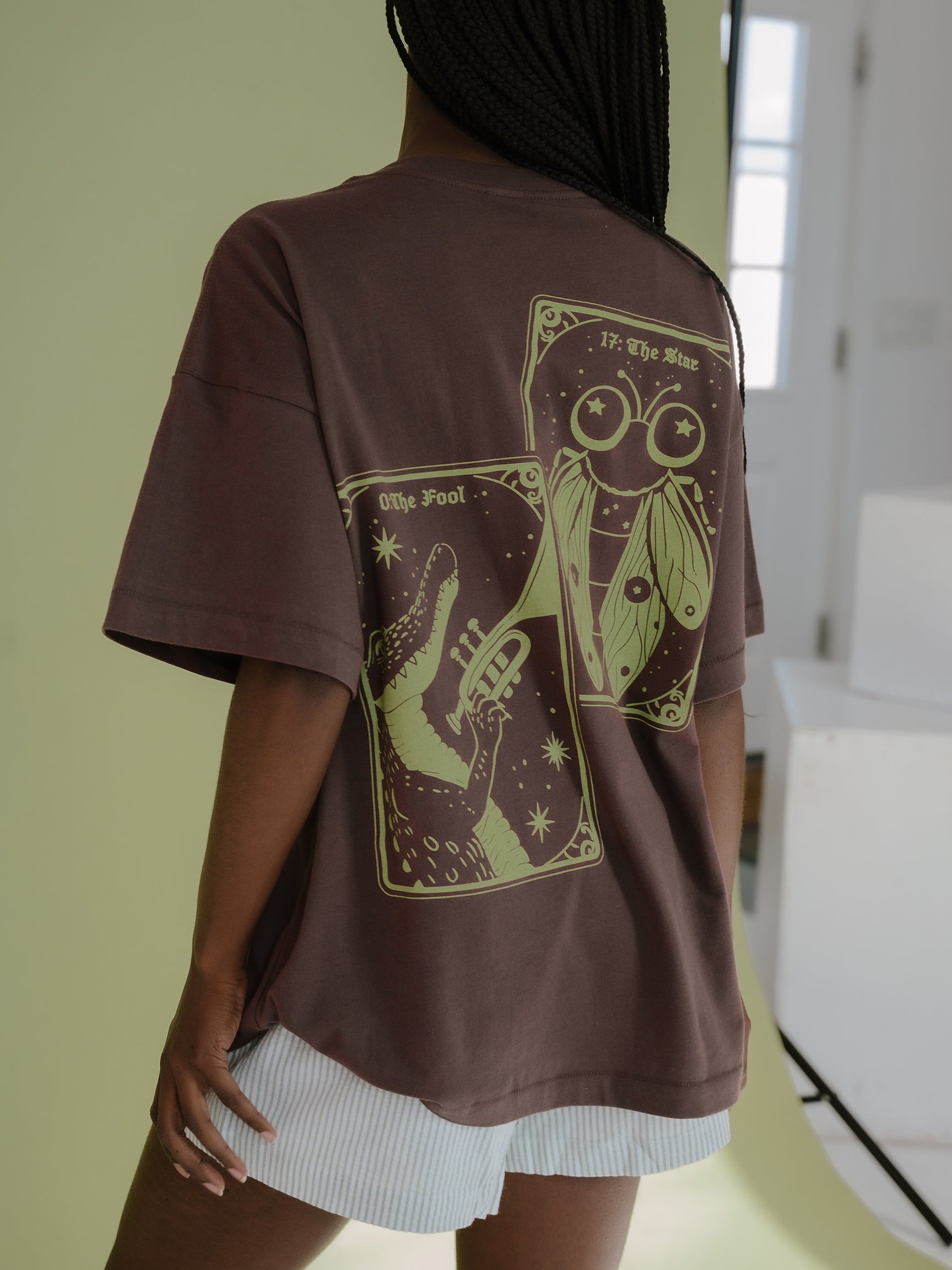 The Frog Princess Oversized Tee in Mocha – Subtle Dust