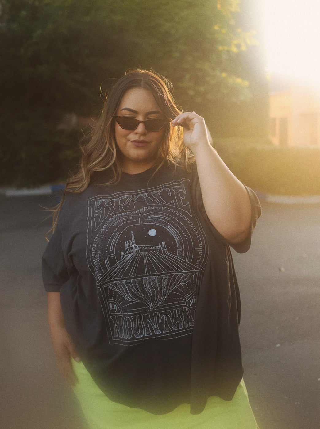 The Space Oversized Tee in Vintage Black – Subtle Dust